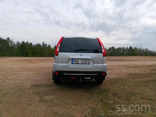 Grey Nissan X-Trail 2012 in Madona, with an engine capacity of 2.00 L and mileage of 340 thousand km for 6500 €, photo 4 on AUTOMOTO.COM.LV