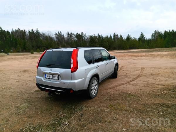 Grey Nissan X-Trail 2012 in Madona, with an engine capacity of 2.00 L and mileage of 340 thousand km for 6500 €, photo 5 on AUTOMOTO.COM.LV