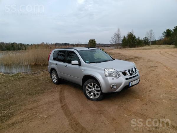 Grey Nissan X-Trail 2012 in Madona, with an engine capacity of 2.00 L and mileage of 340 thousand km for 6500 €, photo 6 on AUTOMOTO.COM.LV