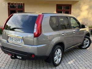 Grey Nissan X-Trail 2012 in Riga, with an engine capacity of 2.00 L and mileage of 214 thousand km for 7750 €, photo 5 on AUTOMOTO.COM.LV