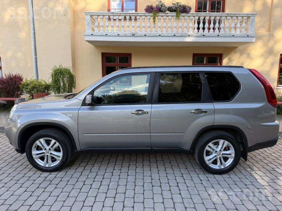 Grey Nissan X-Trail 2012 in Riga, with an engine capacity of 2.00 L and mileage of 214 thousand km for 7750 €, photo 8 on AUTOMOTO.COM.LV
