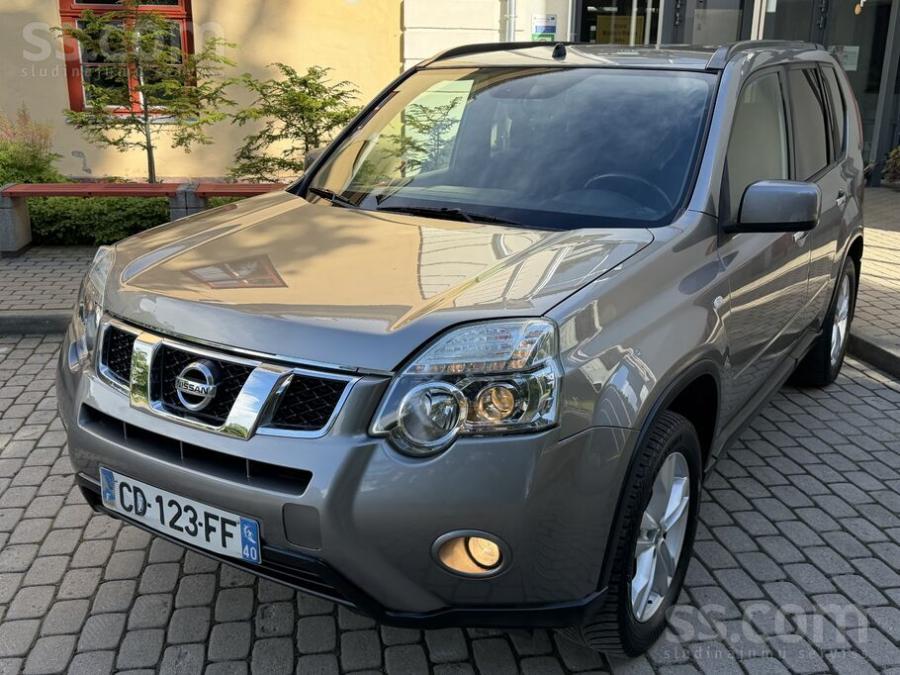 Grey Nissan X-Trail 2012 in Riga, with an engine capacity of 2.00 L and mileage of 214 thousand km for 7750 €, photo 10 on AUTOMOTO.COM.LV