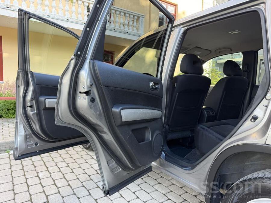 Grey Nissan X-Trail 2012 in Riga, with an engine capacity of 2.00 L and mileage of 214 thousand km for 7750 €, photo 13 on AUTOMOTO.COM.LV