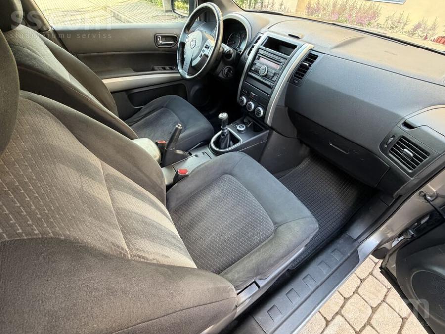 Grey Nissan X-Trail 2012 in Riga, with an engine capacity of 2.00 L and mileage of 214 thousand km for 7750 €, photo 17 on AUTOMOTO.COM.LV