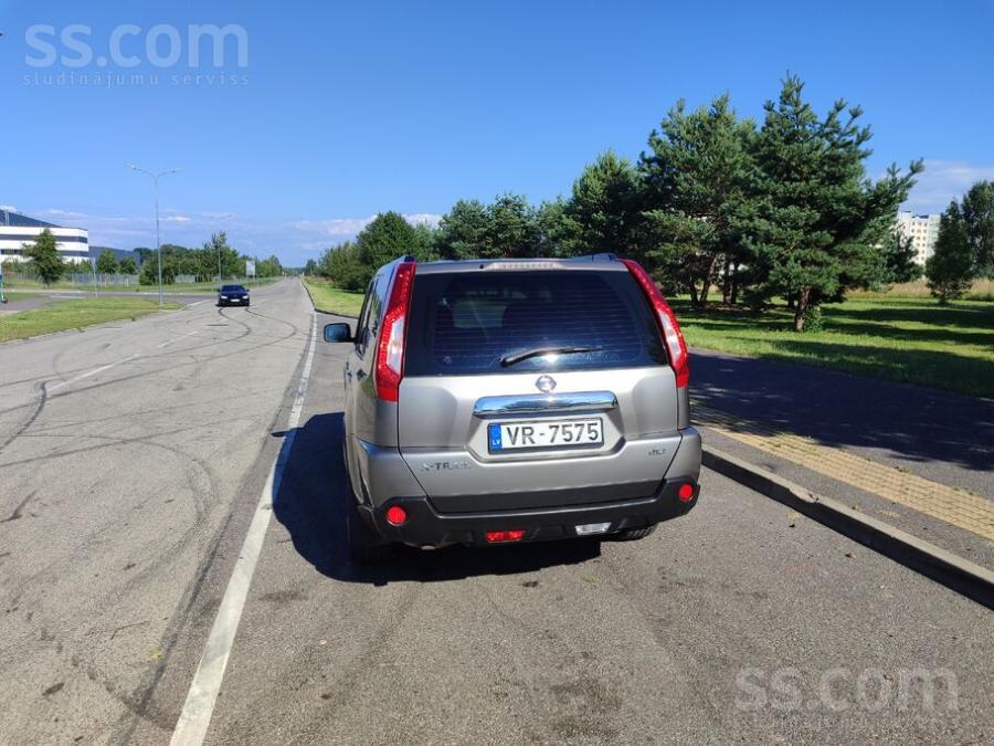 Pelēks Nissan X-Trail 2012 Rīga, ar dzinēja tilpumu 2.00 L un nobraukumu 290 tūkst. km par 5200 €, foto 5 vietnē AUTOMOTO.COM.LV