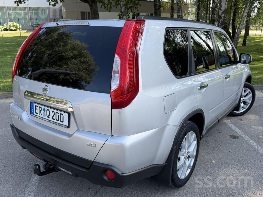 Grey Nissan X-Trail 2012 in Riga, with an engine capacity of 2.00 L and mileage of 209 thousand km for 7750 €, photo 5 on AUTOMOTO.COM.LV