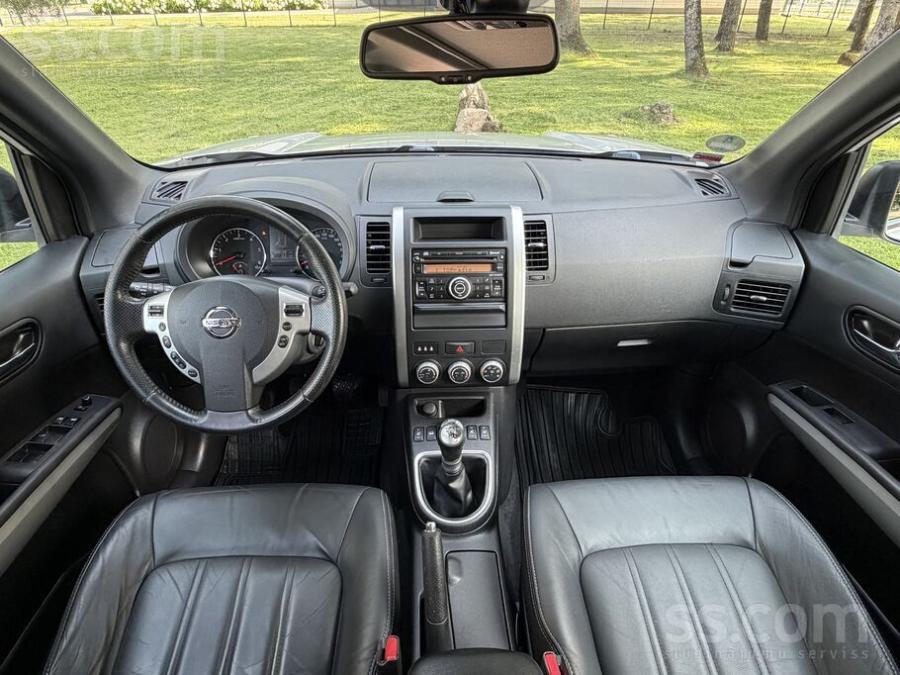Grey Nissan X-Trail 2012 in Riga, with an engine capacity of 2.00 L and mileage of 209 thousand km for 7750 €, photo 23 on AUTOMOTO.COM.LV