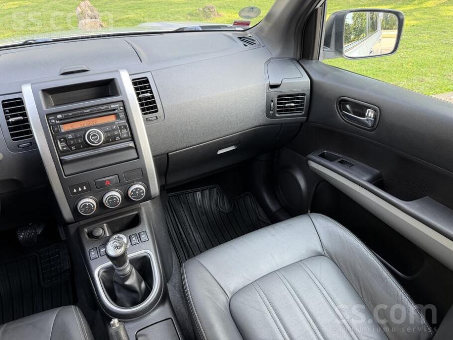 Grey Nissan X-Trail 2012 in Riga, with an engine capacity of 2.00 L and mileage of 209 thousand km for 7750 €, photo 24 on AUTOMOTO.COM.LV