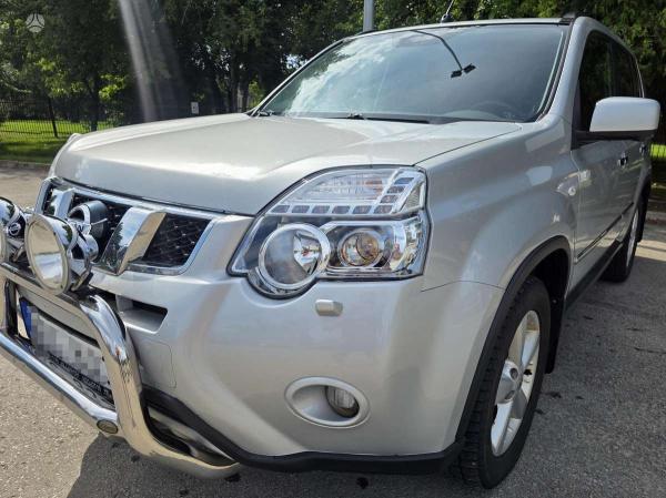 Grey Nissan X-Trail 2012 in Marijampole, with an engine capacity of 2.00 L and mileage of 314 thousand km for 4800 €, photo 1 on AUTOMOTO.COM.LV