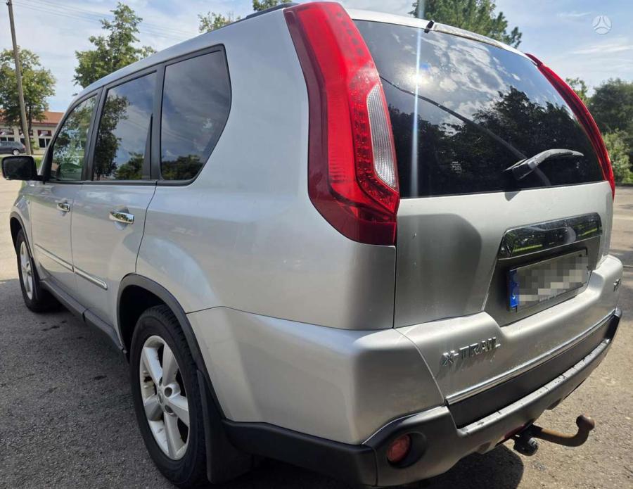 Grey Nissan X-Trail 2012 in Marijampole, with an engine capacity of 2.00 L and mileage of 314 thousand km for 4800 €, photo 5 on AUTOMOTO.COM.LV