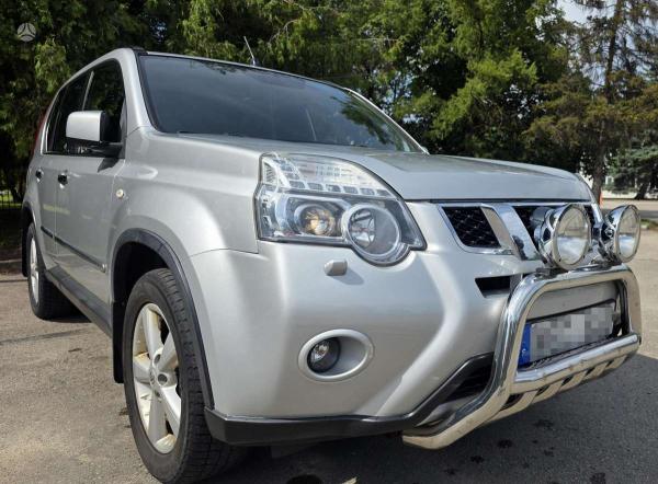 Grey Nissan X-Trail 2012 in Marijampole, with an engine capacity of 2.00 L and mileage of 314 thousand km for 4800 €, photo 7 on AUTOMOTO.COM.LV