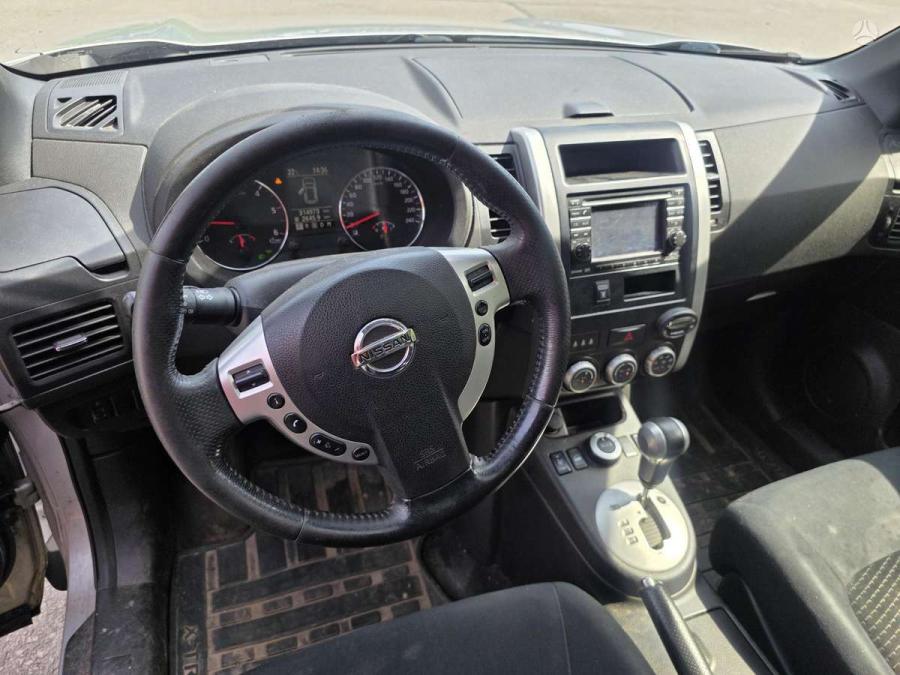 Grey Nissan X-Trail 2012 in Marijampole, with an engine capacity of 2.00 L and mileage of 314 thousand km for 4800 €, photo 13 on AUTOMOTO.COM.LV