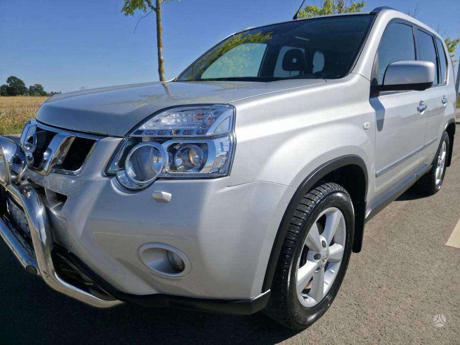 Grey Nissan X-Trail 2012 in Marijampole, with an engine capacity of 2.00 L and mileage of 315 thousand km for 4950 €, photo 1 on AUTOMOTO.COM.LV