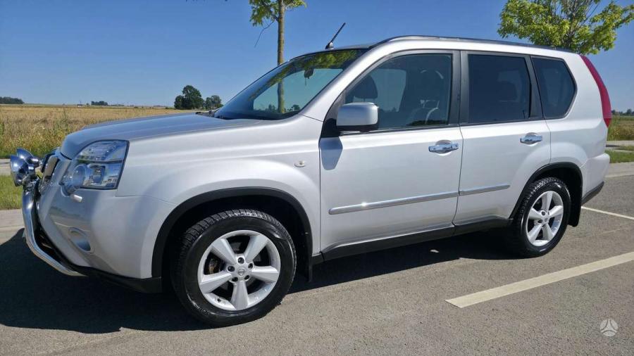 Grey Nissan X-Trail 2012 in Marijampole, with an engine capacity of 2.00 L and mileage of 315 thousand km for 4950 €, photo 3 on AUTOMOTO.COM.LV