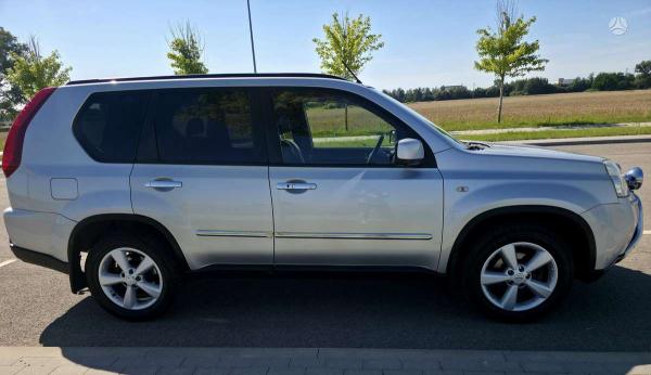Grey Nissan X-Trail 2012 in Marijampole, with an engine capacity of 2.00 L and mileage of 315 thousand km for 4950 €, photo 5 on AUTOMOTO.COM.LV