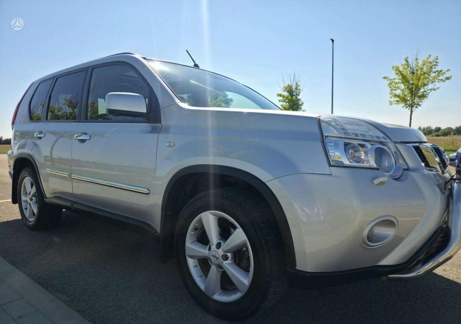Grey Nissan X-Trail 2012 in Marijampole, with an engine capacity of 2.00 L and mileage of 315 thousand km for 4950 €, photo 7 on AUTOMOTO.COM.LV