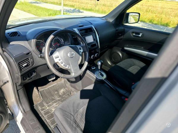 Grey Nissan X-Trail 2012 in Marijampole, with an engine capacity of 2.00 L and mileage of 315 thousand km for 4950 €, photo 7 on AUTOMOTO.COM.LV