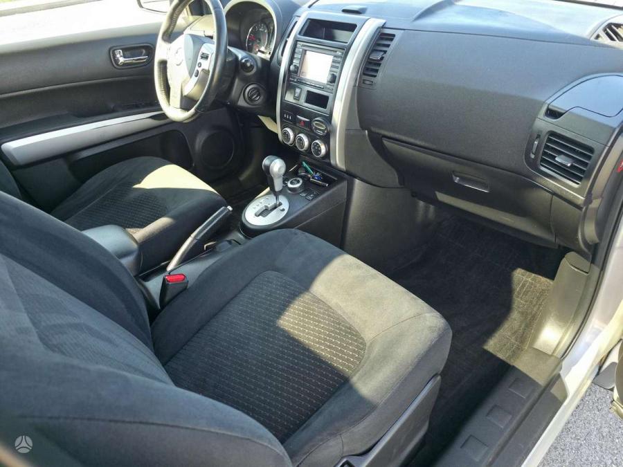 Grey Nissan X-Trail 2012 in Marijampole, with an engine capacity of 2.00 L and mileage of 315 thousand km for 4950 €, photo 11 on AUTOMOTO.COM.LV