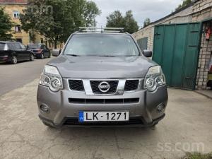 Grey Nissan X-Trail 2012 in Riga, with an engine capacity of 2.00 L and mileage of 239 thousand km for 6000 €, photo 2 on AUTOMOTO.COM.LV