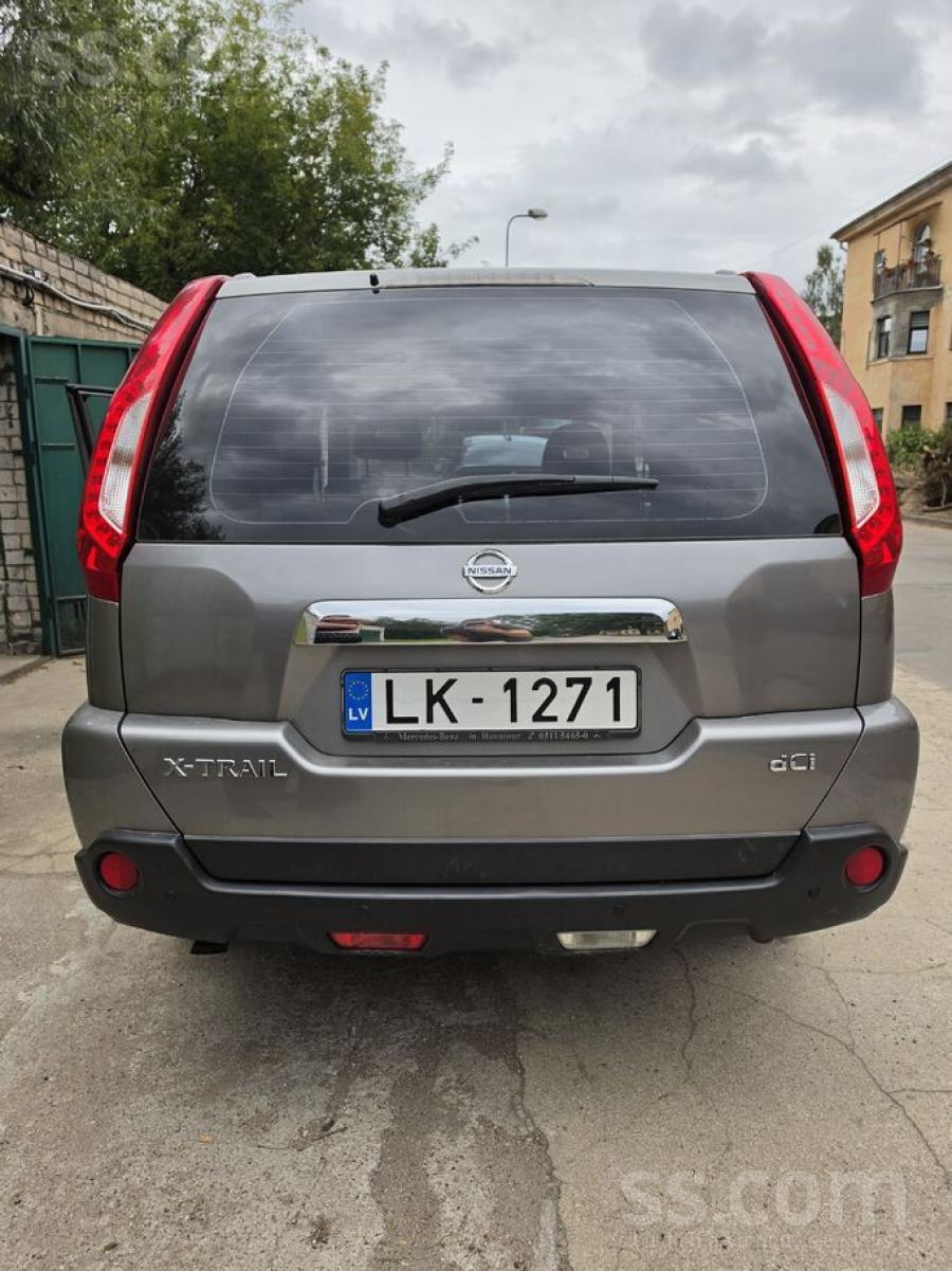 Grey Nissan X-Trail 2012 in Riga, with an engine capacity of 2.00 L and mileage of 239 thousand km for 6000 €, photo 4 on AUTOMOTO.COM.LV