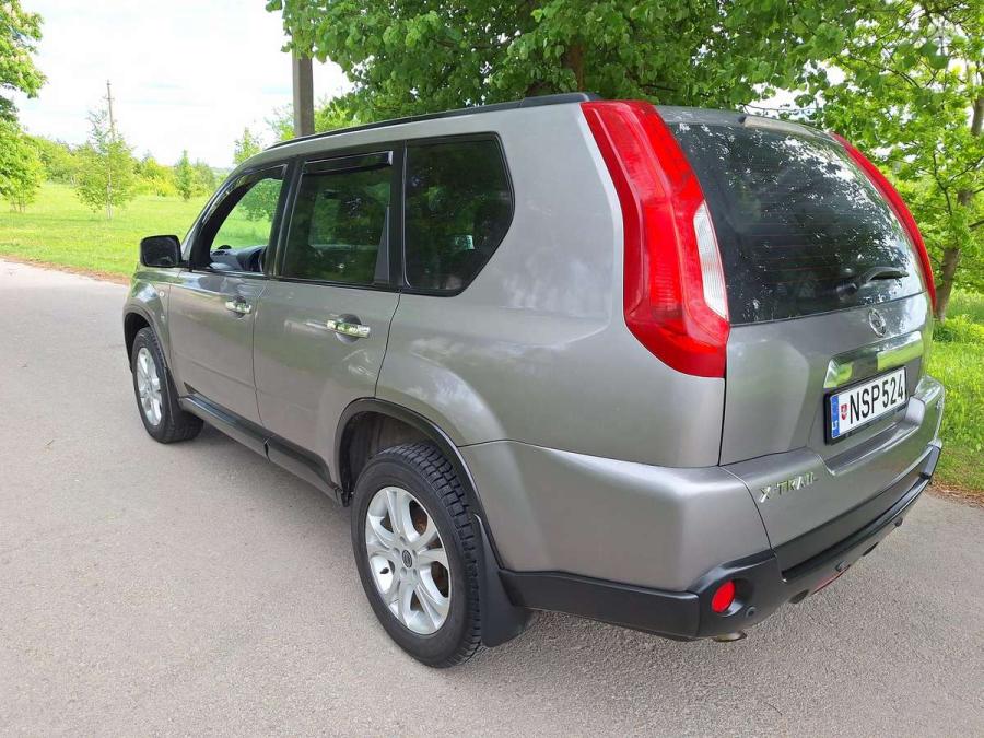 Grey Nissan X-Trail 2012 in Kelme, with an engine capacity of 2.00 L and mileage of 247 thousand km for 5900 €, photo 3 on AUTOMOTO.COM.LV