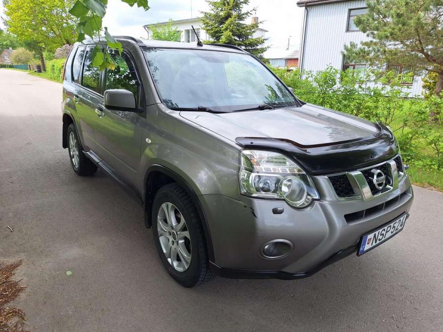 Grey Nissan X-Trail 2012 in Kelme, with an engine capacity of 2.00 L and mileage of 247 thousand km for 5900 €, photo 4 on AUTOMOTO.COM.LV