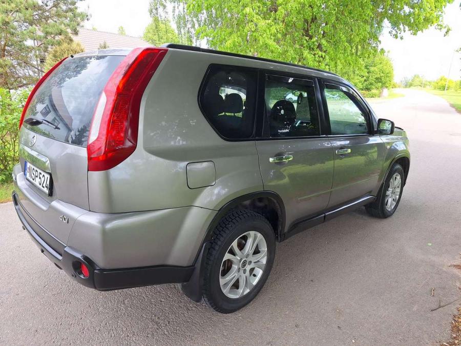 Grey Nissan X-Trail 2012 in Kelme, with an engine capacity of 2.00 L and mileage of 247 thousand km for 5900 €, photo 5 on AUTOMOTO.COM.LV