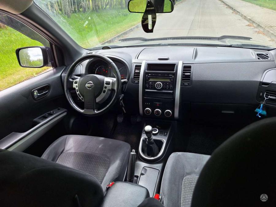 Grey Nissan X-Trail 2012 in Kelme, with an engine capacity of 2.00 L and mileage of 247 thousand km for 5900 €, photo 9 on AUTOMOTO.COM.LV