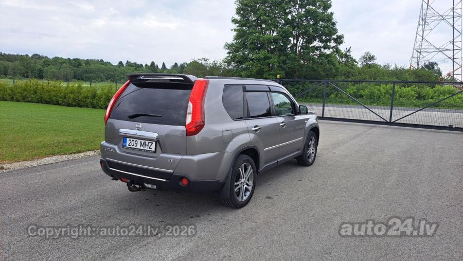 Grey Nissan X-Trail 2013 in Tallinn, with an engine capacity of 2.00 L and mileage of 268 thousand km for 8350 €, photo 4 on AUTOMOTO.COM.LV