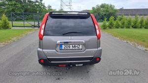 Grey Nissan X-Trail 2013 in Tallinn, with an engine capacity of 2.00 L and mileage of 268 thousand km for 8350 €, photo 6 on AUTOMOTO.COM.LV