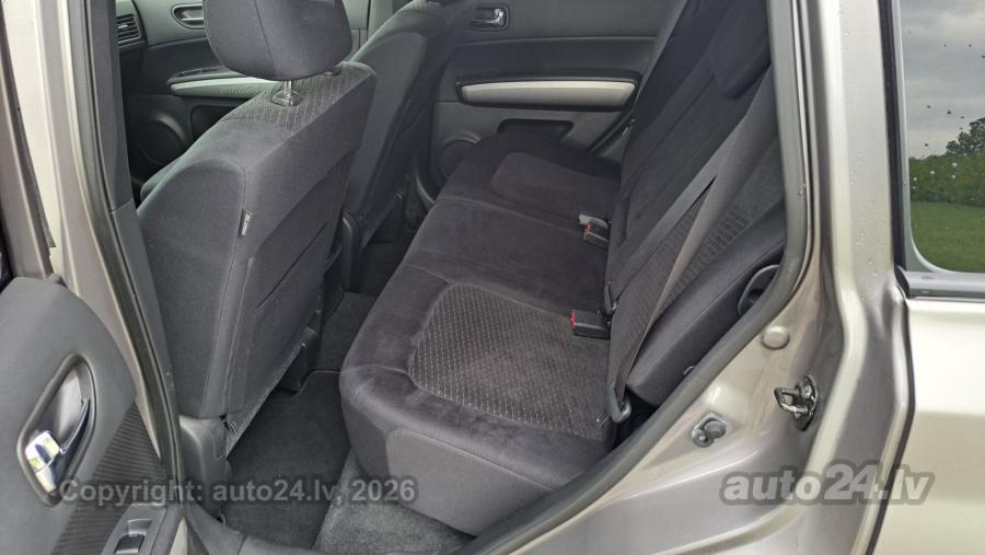 Grey Nissan X-Trail 2013 in Tallinn, with an engine capacity of 2.00 L and mileage of 268 thousand km for 8350 €, photo 9 on AUTOMOTO.COM.LV