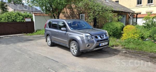 Pelēks Nissan X-Trail 2013 Jēkabpils, ar dzinēja tilpumu 2.00 L un nobraukumu 278 tūkst. km par 5900 €, foto 1 vietnē AUTOMOTO.COM.LV