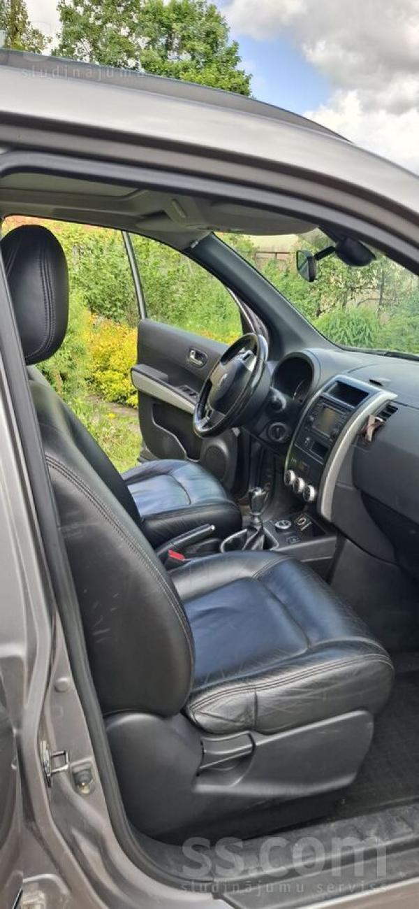 Pelēks Nissan X-Trail 2013 Jēkabpils, ar dzinēja tilpumu 2.00 L un nobraukumu 278 tūkst. km par 5900 €, foto 10 vietnē AUTOMOTO.COM.LV