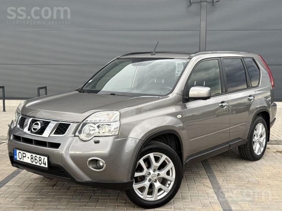 Grey Nissan X-Trail 2013 in Riga, with an engine capacity of 2.00 L and mileage of 357 thousand km for 8200 €, photo 1 on AUTOMOTO.COM.LV