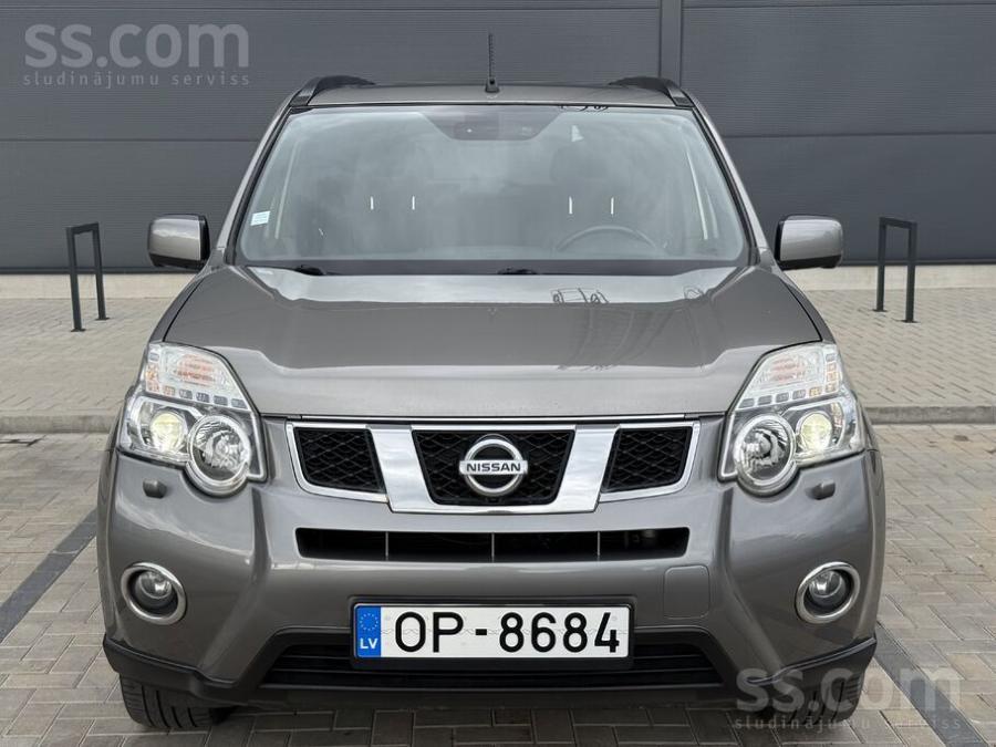 Grey Nissan X-Trail 2013 in Riga, with an engine capacity of 2.00 L and mileage of 357 thousand km for 8200 €, photo 9 on AUTOMOTO.COM.LV