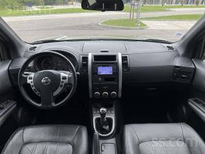 Grey Nissan X-Trail 2013 in Riga, with an engine capacity of 2.00 L and mileage of 357 thousand km for 8200 €, photo 12 on AUTOMOTO.COM.LV
