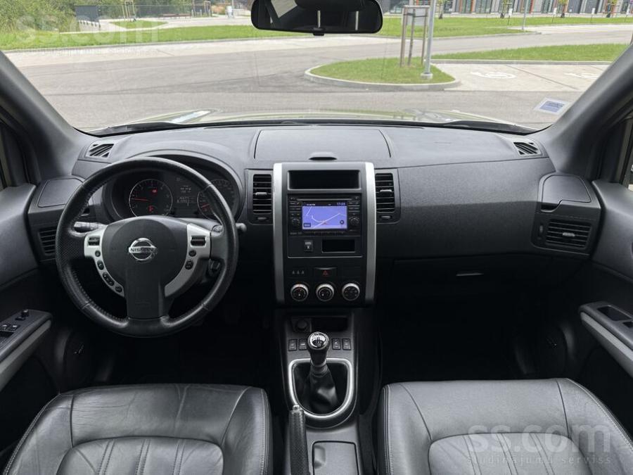 Grey Nissan X-Trail 2013 in Riga, with an engine capacity of 2.00 L and mileage of 357 thousand km for 8200 €, photo 12 on AUTOMOTO.COM.LV