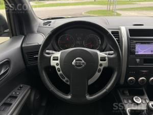 Grey Nissan X-Trail 2013 in Riga, with an engine capacity of 2.00 L and mileage of 357 thousand km for 8200 €, photo 15 on AUTOMOTO.COM.LV