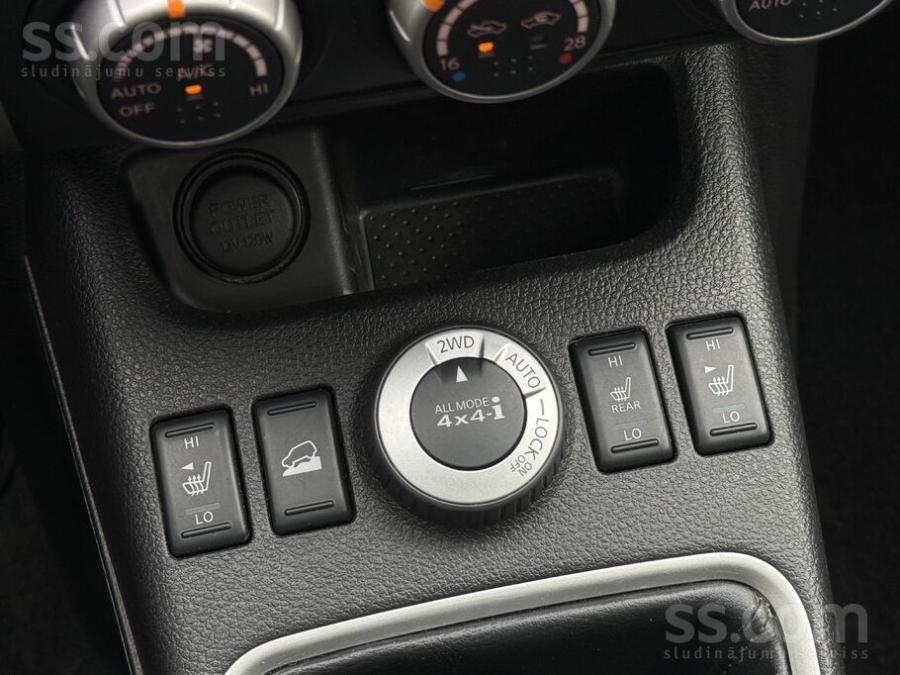 Grey Nissan X-Trail 2013 in Riga, with an engine capacity of 2.00 L and mileage of 357 thousand km for 8200 €, photo 21 on AUTOMOTO.COM.LV