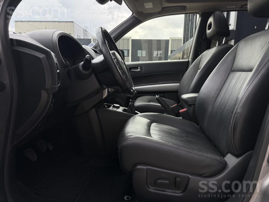 Grey Nissan X-Trail 2013 in Riga, with an engine capacity of 2.00 L and mileage of 357 thousand km for 8200 €, photo 25 on AUTOMOTO.COM.LV