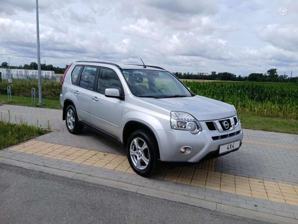 Grey Nissan X-Trail 2013 in Marijampole, with an engine capacity of 2.00 L and mileage of 236 thousand km for 5950 €, photo 5 on AUTOMOTO.COM.LV