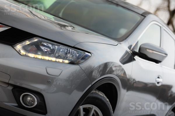 Grey Nissan X-Trail 2014 in Jelgava, with an engine capacity of 1.60 L and mileage of 207 thousand km for 9890 €, photo 4 on AUTOMOTO.COM.LV