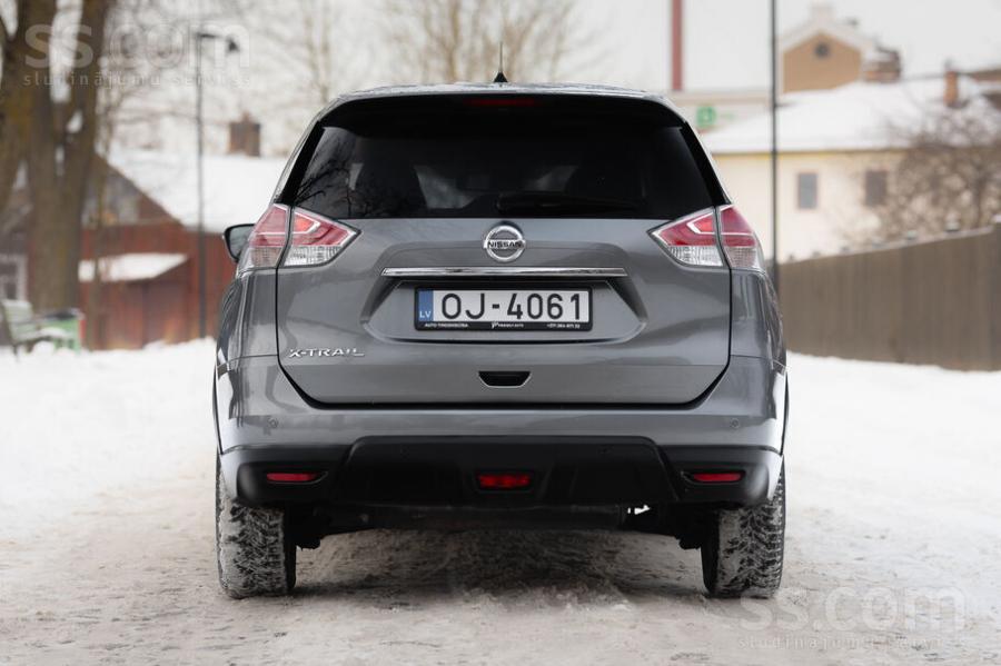 Grey Nissan X-Trail 2014 in Jelgava, with an engine capacity of 1.60 L and mileage of 207 thousand km for 9890 €, photo 5 on AUTOMOTO.COM.LV