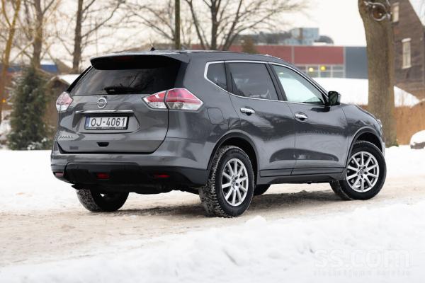 Grey Nissan X-Trail 2014 in Jelgava, with an engine capacity of 1.60 L and mileage of 207 thousand km for 9890 €, photo 7 on AUTOMOTO.COM.LV