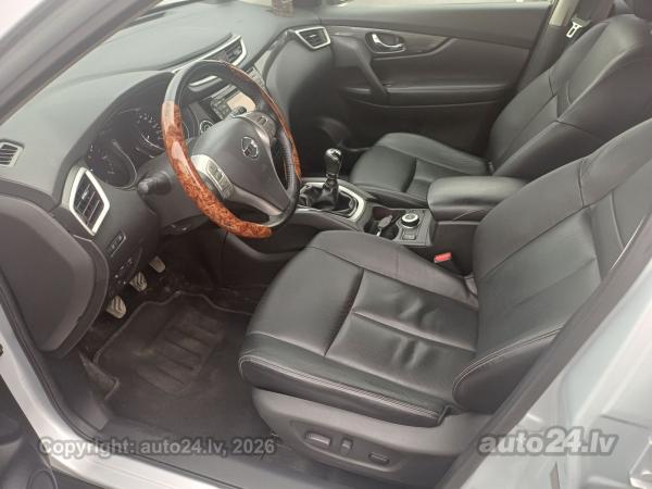 Grey Nissan X-Trail 2014 in Tallinn, with an engine capacity of 1.60 L and mileage of 200 thousand km for 10900 €, photo 8 on AUTOMOTO.COM.LV