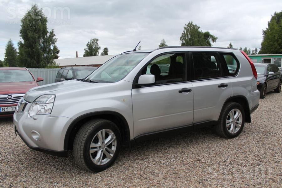 Pelēks Nissan X-Trail 2014 Daugavpils, ar dzinēja tilpumu 2.00 L un nobraukumu 273 tūkst. km par 5690 €, foto 4 vietnē AUTOMOTO.COM.LV