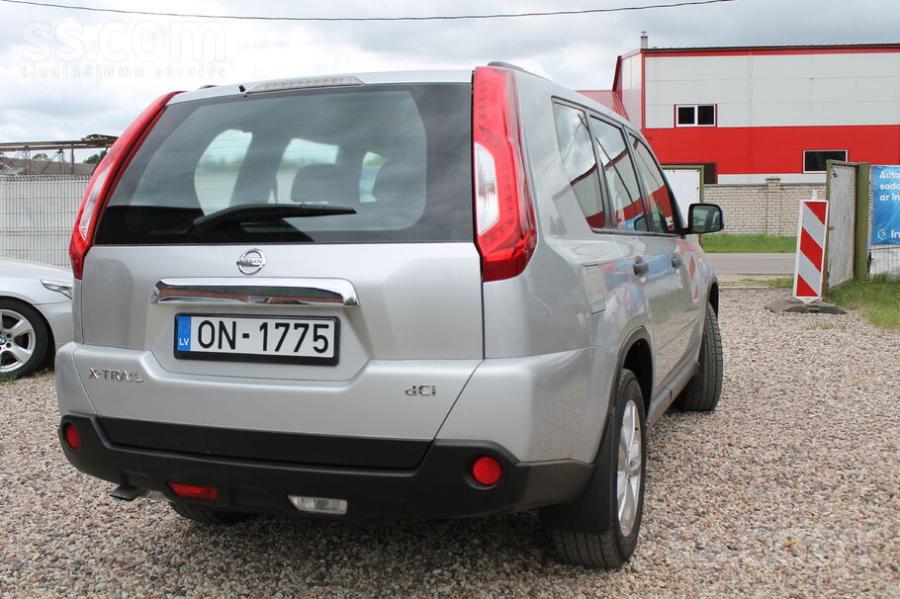 Pelēks Nissan X-Trail 2014 Daugavpils, ar dzinēja tilpumu 2.00 L un nobraukumu 273 tūkst. km par 5690 €, foto 7 vietnē AUTOMOTO.COM.LV