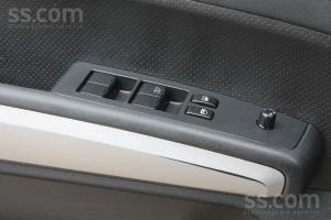 Pelēks Nissan X-Trail 2014 Daugavpils, ar dzinēja tilpumu 2.00 L un nobraukumu 273 tūkst. km par 5690 €, foto 24 vietnē AUTOMOTO.COM.LV