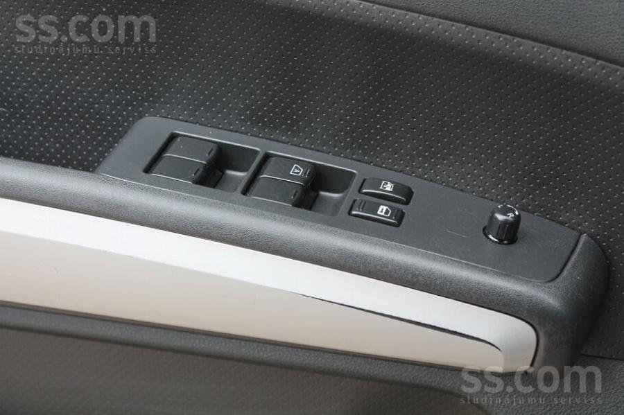 Pelēks Nissan X-Trail 2014 Daugavpils, ar dzinēja tilpumu 2.00 L un nobraukumu 273 tūkst. km par 5690 €, foto 24 vietnē AUTOMOTO.COM.LV
