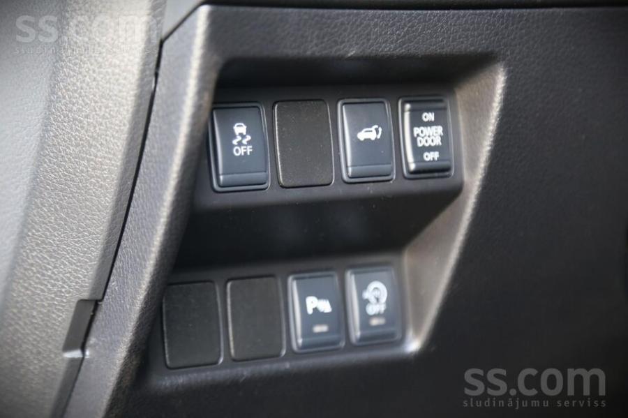 Grey Nissan X-Trail 2014 in Riga, with an engine capacity of 1.60 L and mileage of 342 thousand km for 6495 €, photo 16 on AUTOMOTO.COM.LV